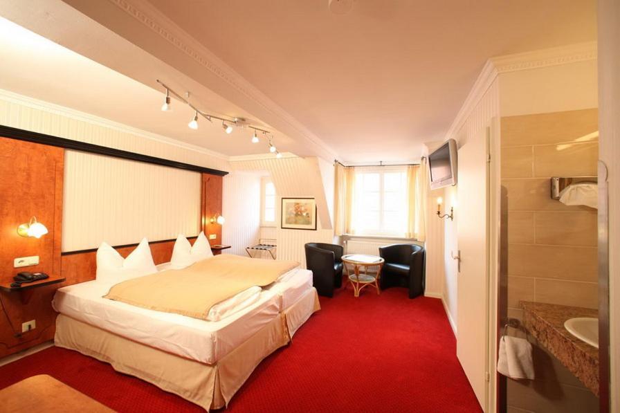 Hotel Gaestehaus Ploenlein - Hotel Goldener Hirsch Rothenburg ...