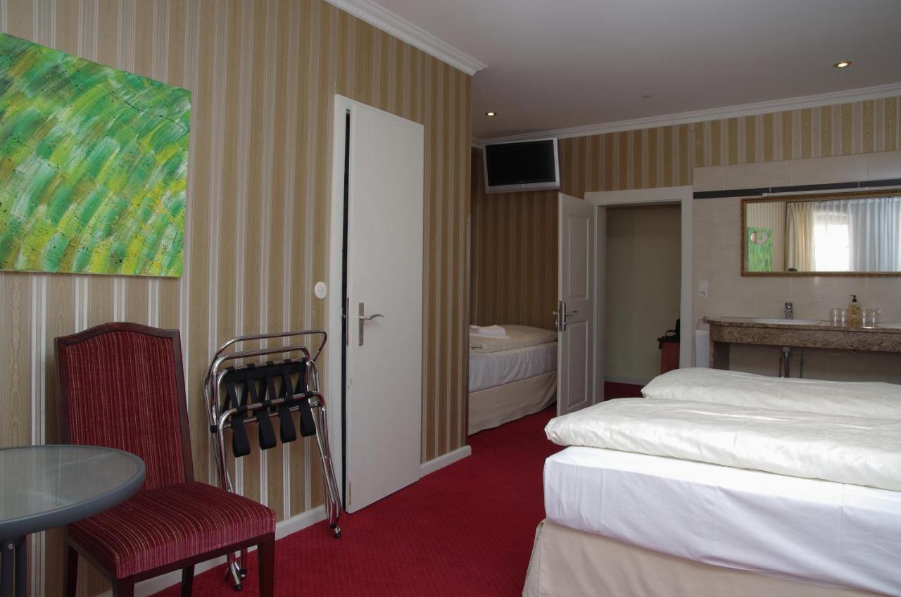 Hotel Gaestehaus Ploenlein - Hotel Goldener Hirsch Rothenburg ...